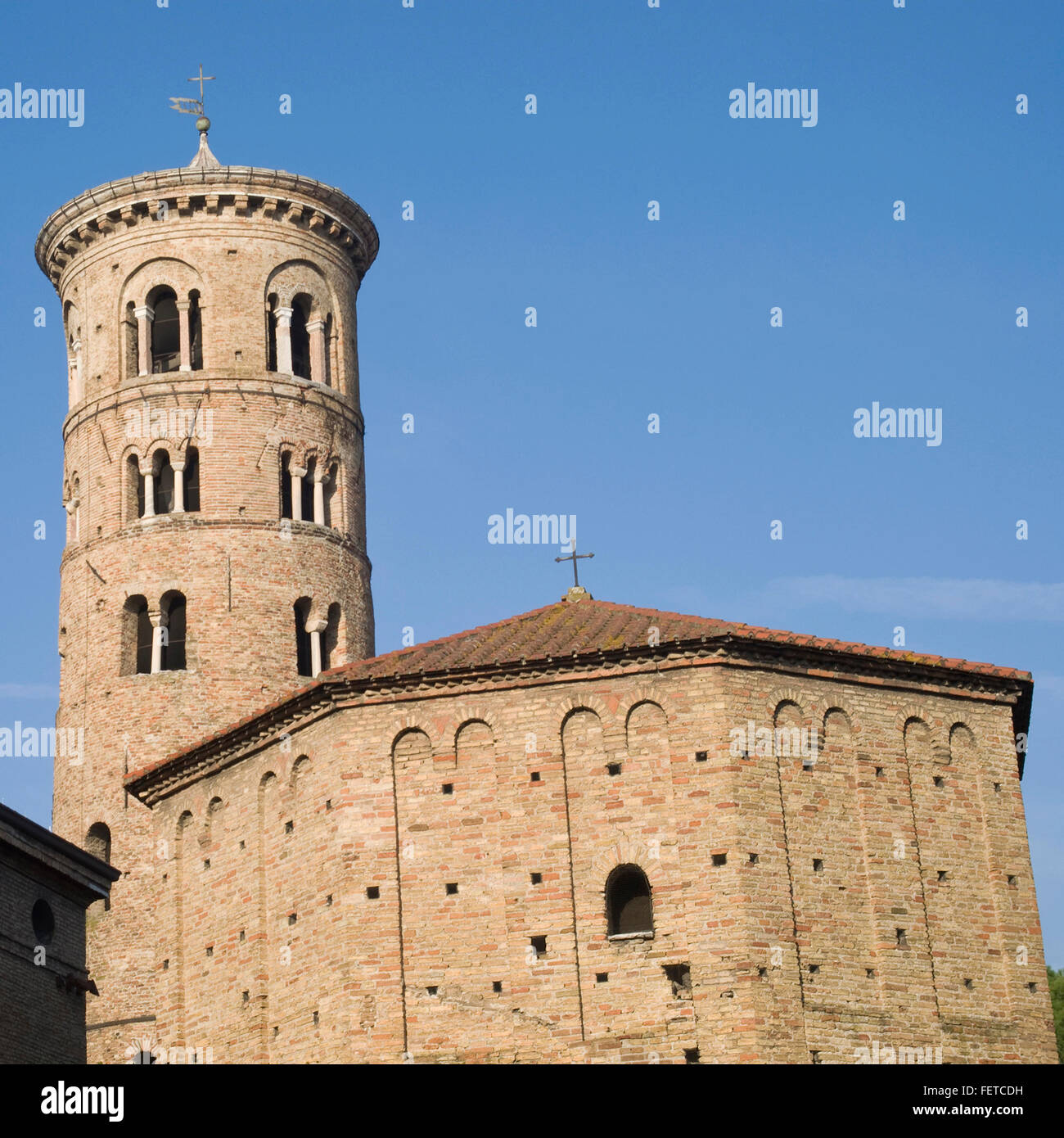 Italy. Ravenna. Duomo round bell tower and Neonian Baptistery Stock ...
