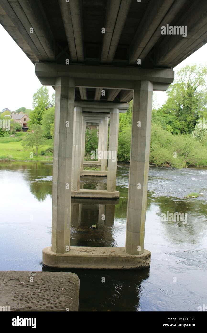 Concrete bridge support hi-res stock photography and images - Alamy