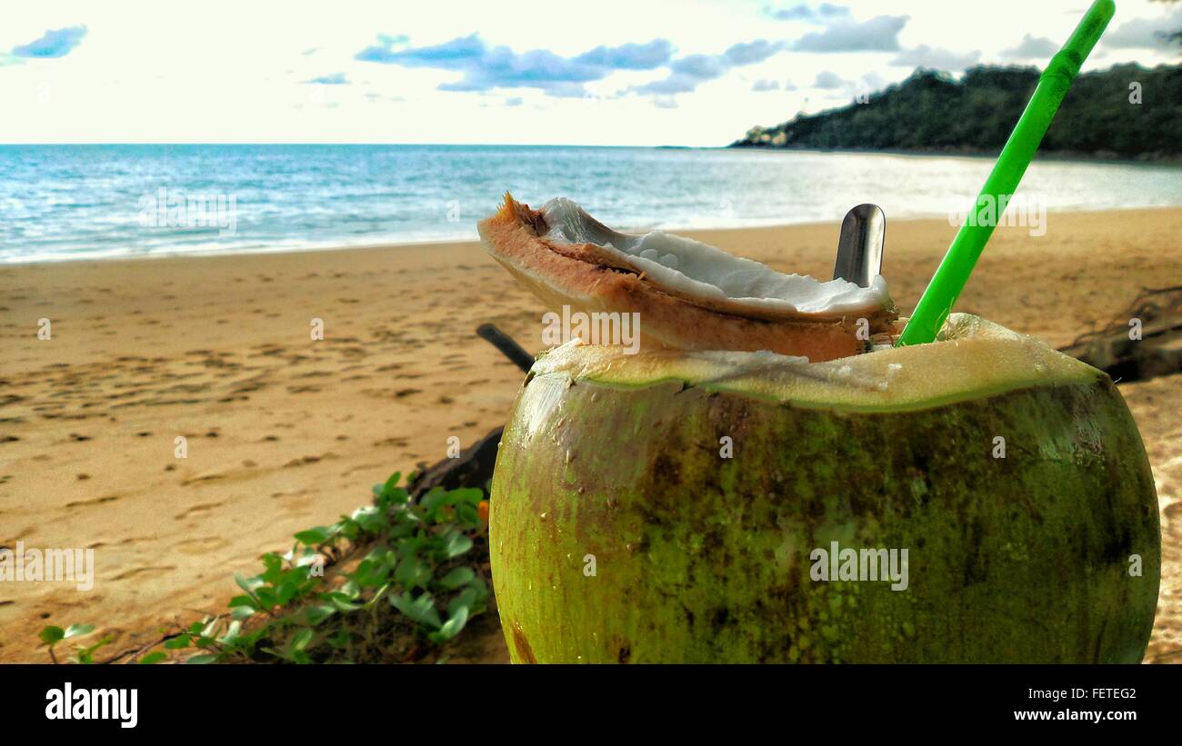 Coconut straw beach hi-res stock photography and images - Alamy
