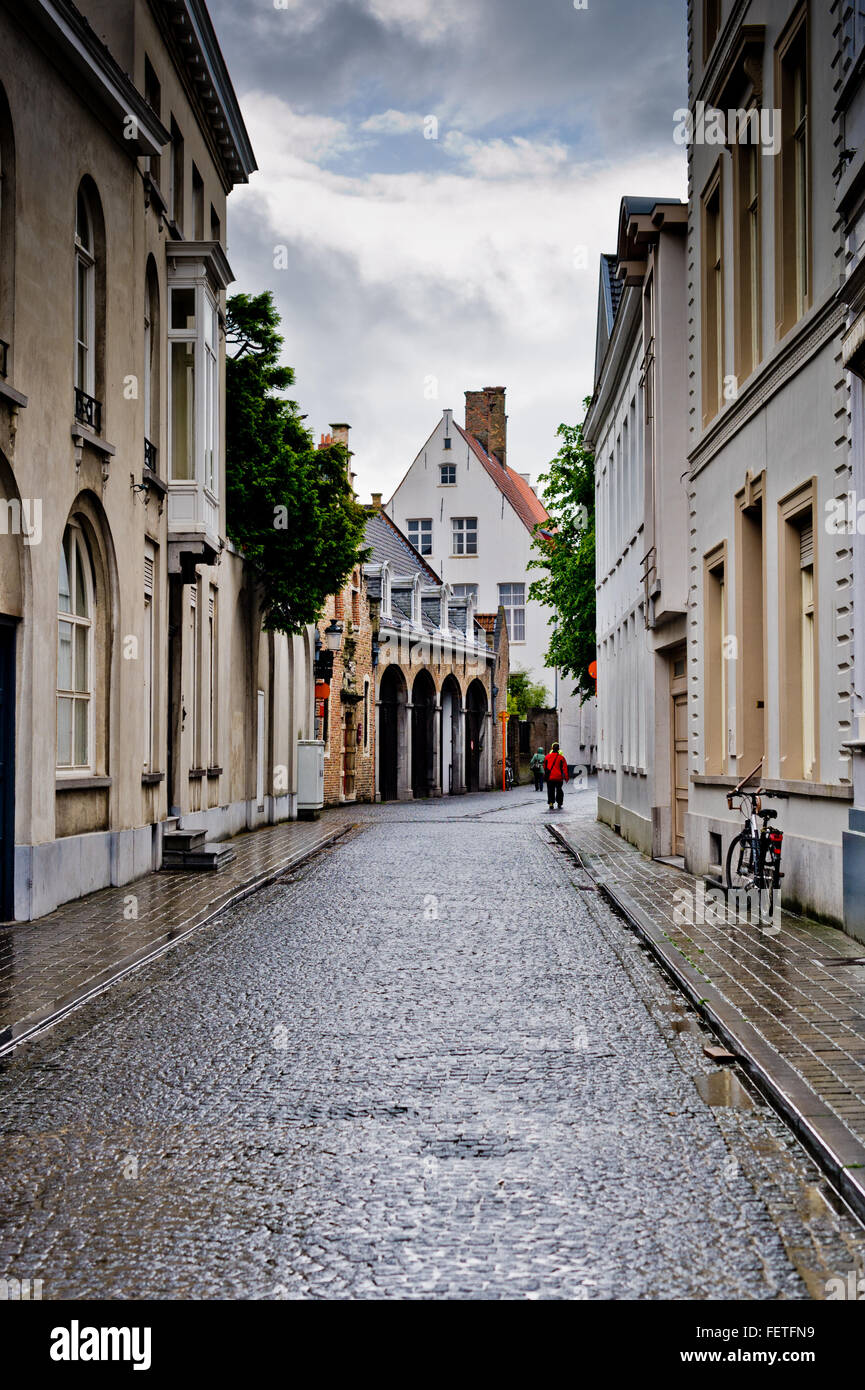 Cobblestone Road Between Townhouses Stock Photo - Alamy