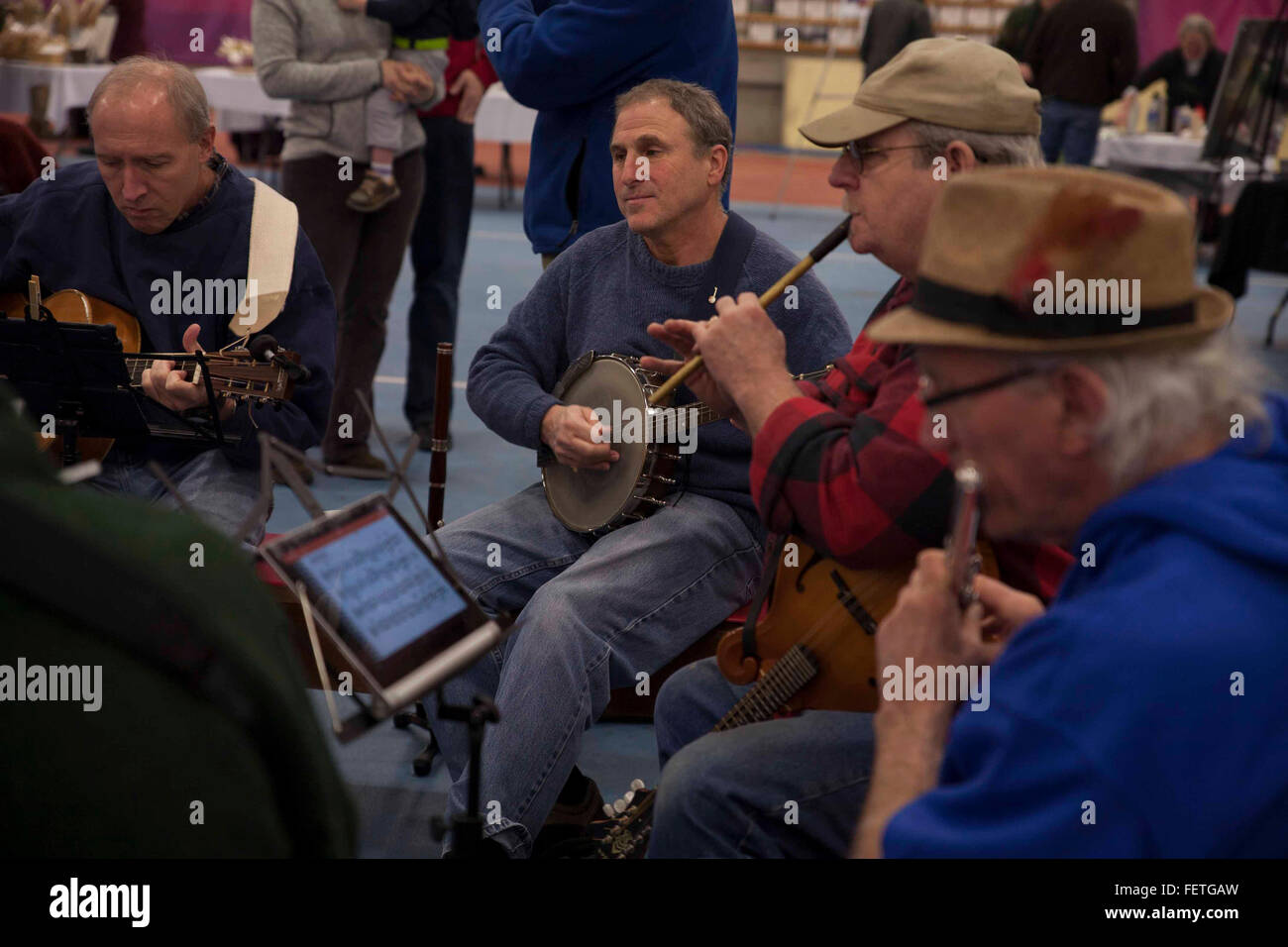 Group of musicians playing interior hi-res stock photography and images ...
