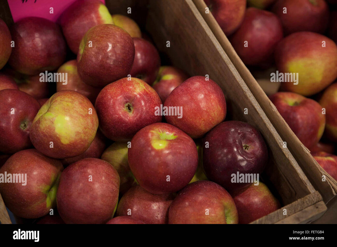 Sale signs department store usa hi-res stock photography and images - Alamy