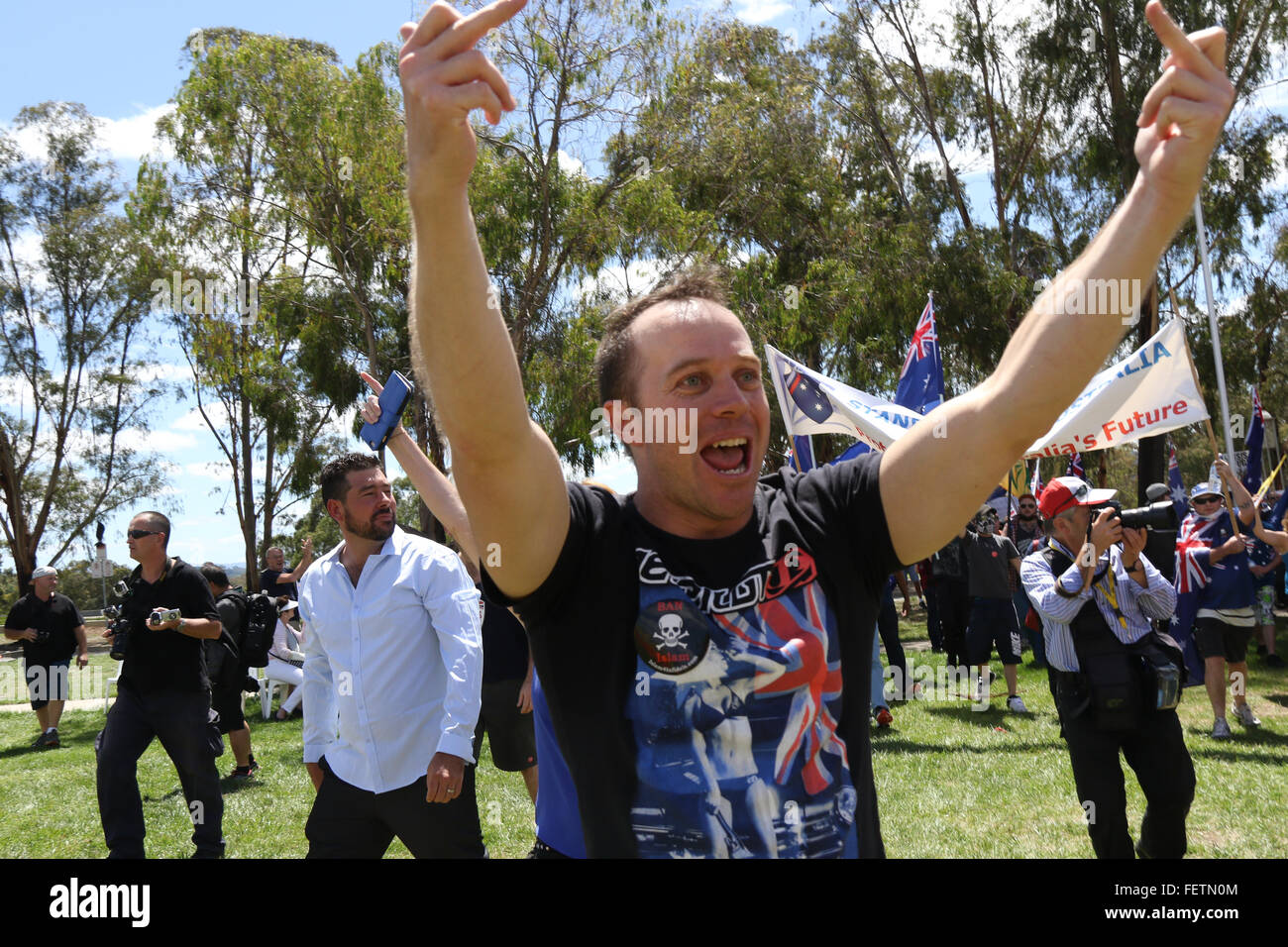 ‘The Great Aussie Patriot’ sticks his middle fingers up and laughs at ...