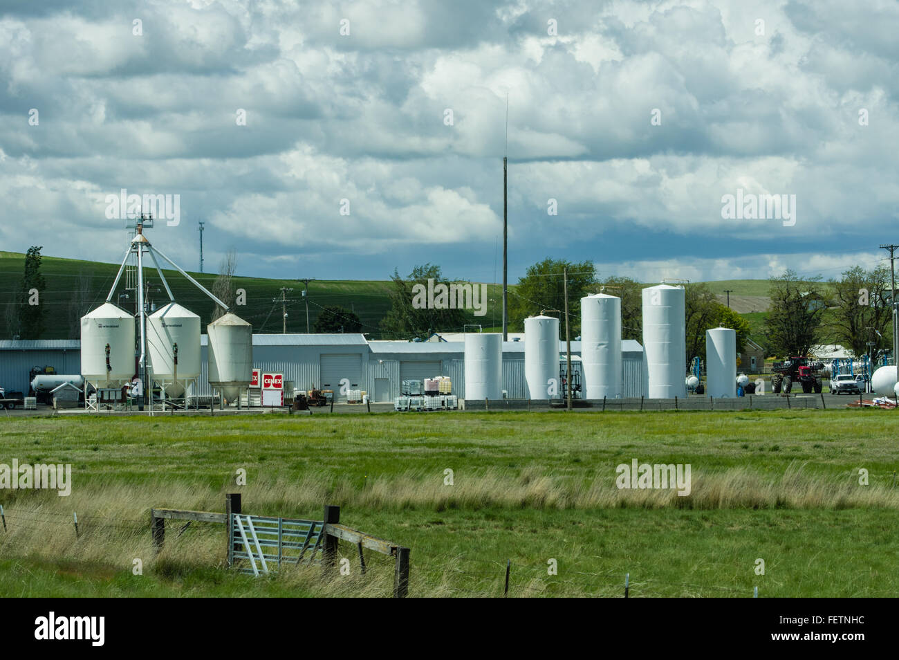 Metal Silos For Grain Storage High Resolution Stock Photography and ...