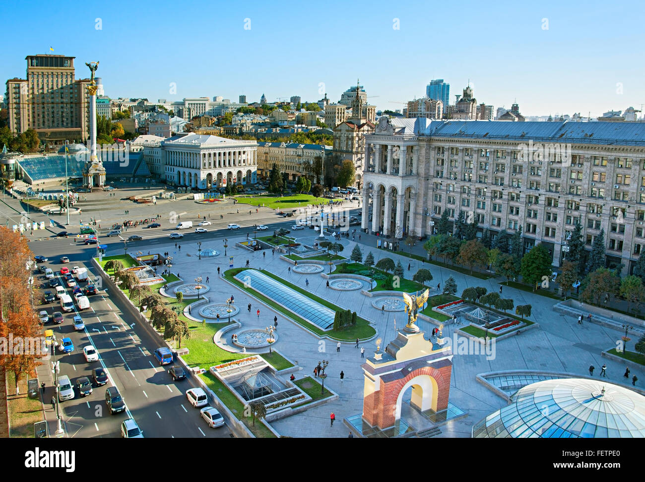 View from above of Independence Square (Maidan Nezalezhnosti) in Kiev ...