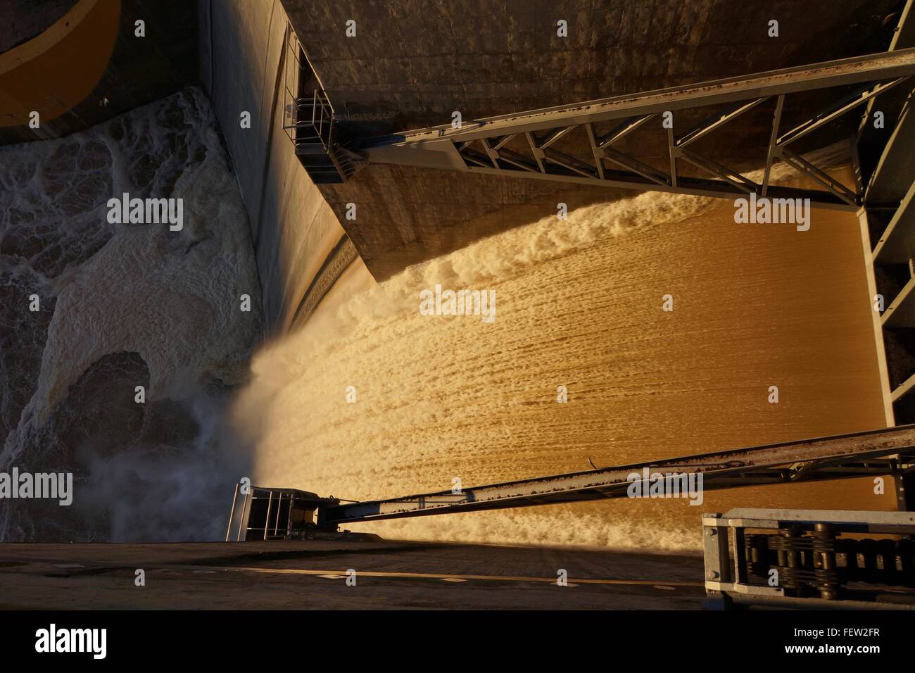 Dam structures hi-res stock photography and images - Alamy