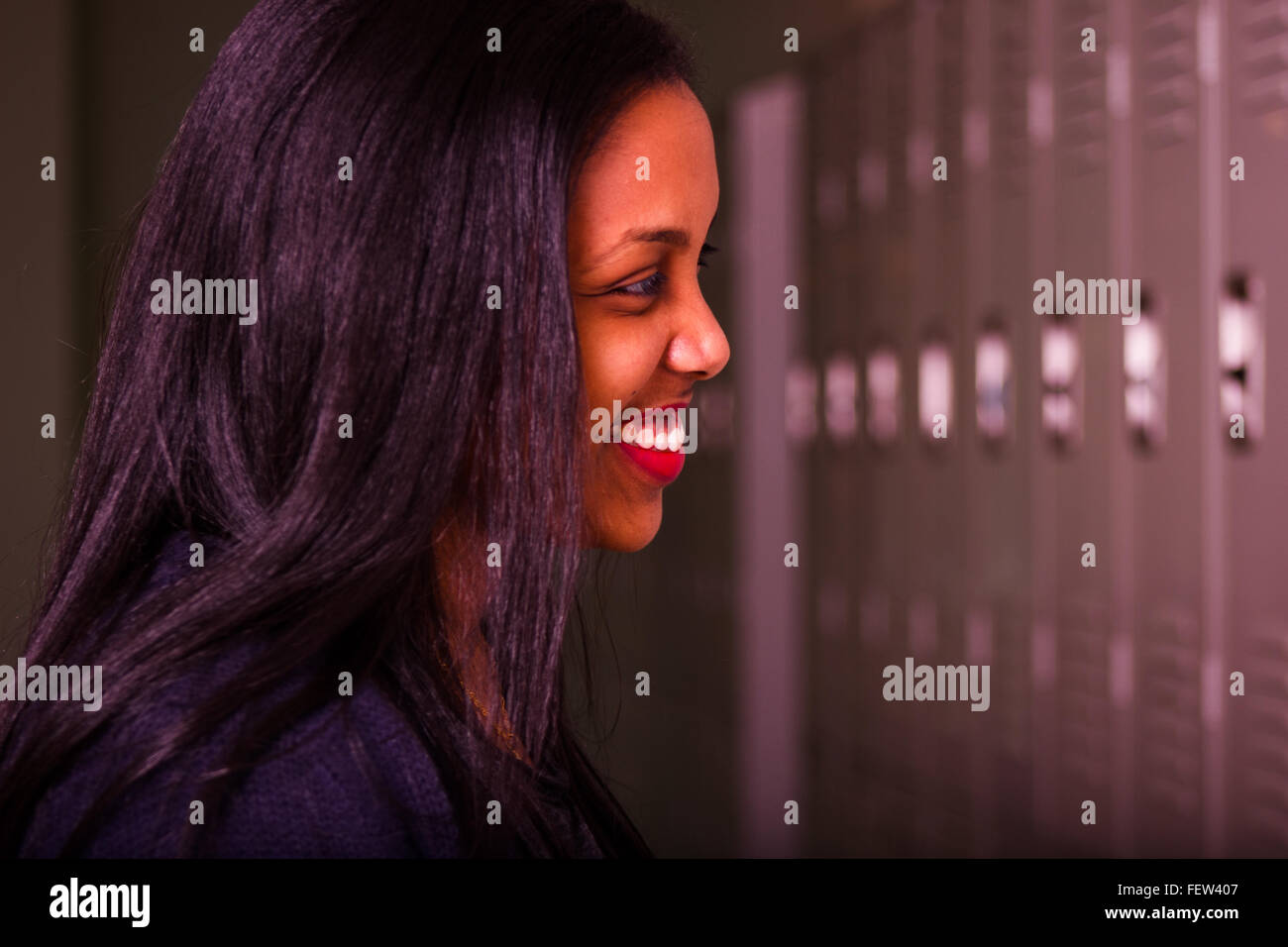 School hallway lockers student hi-res stock photography and images - Alamy