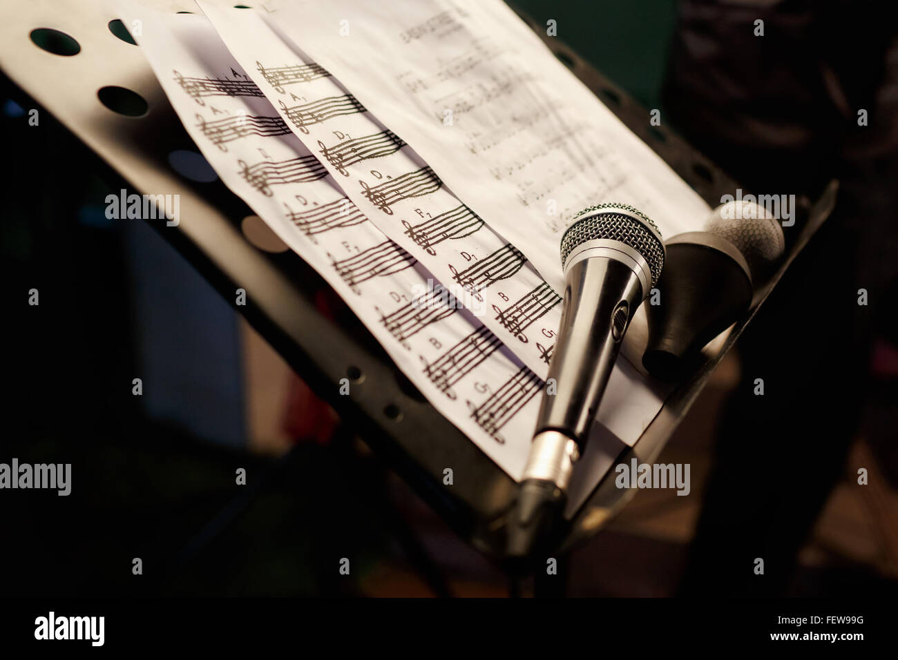 Microphone notes music hi-res stock photography and images - Alamy