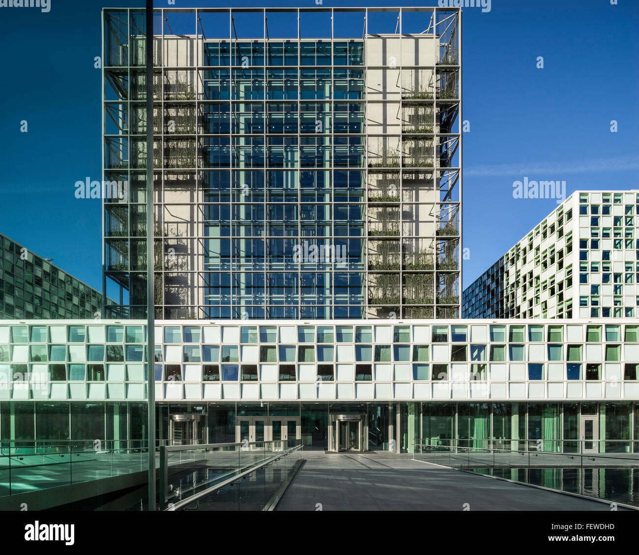 Grid Like Facade High Resolution Stock Photography and Images - Alamy