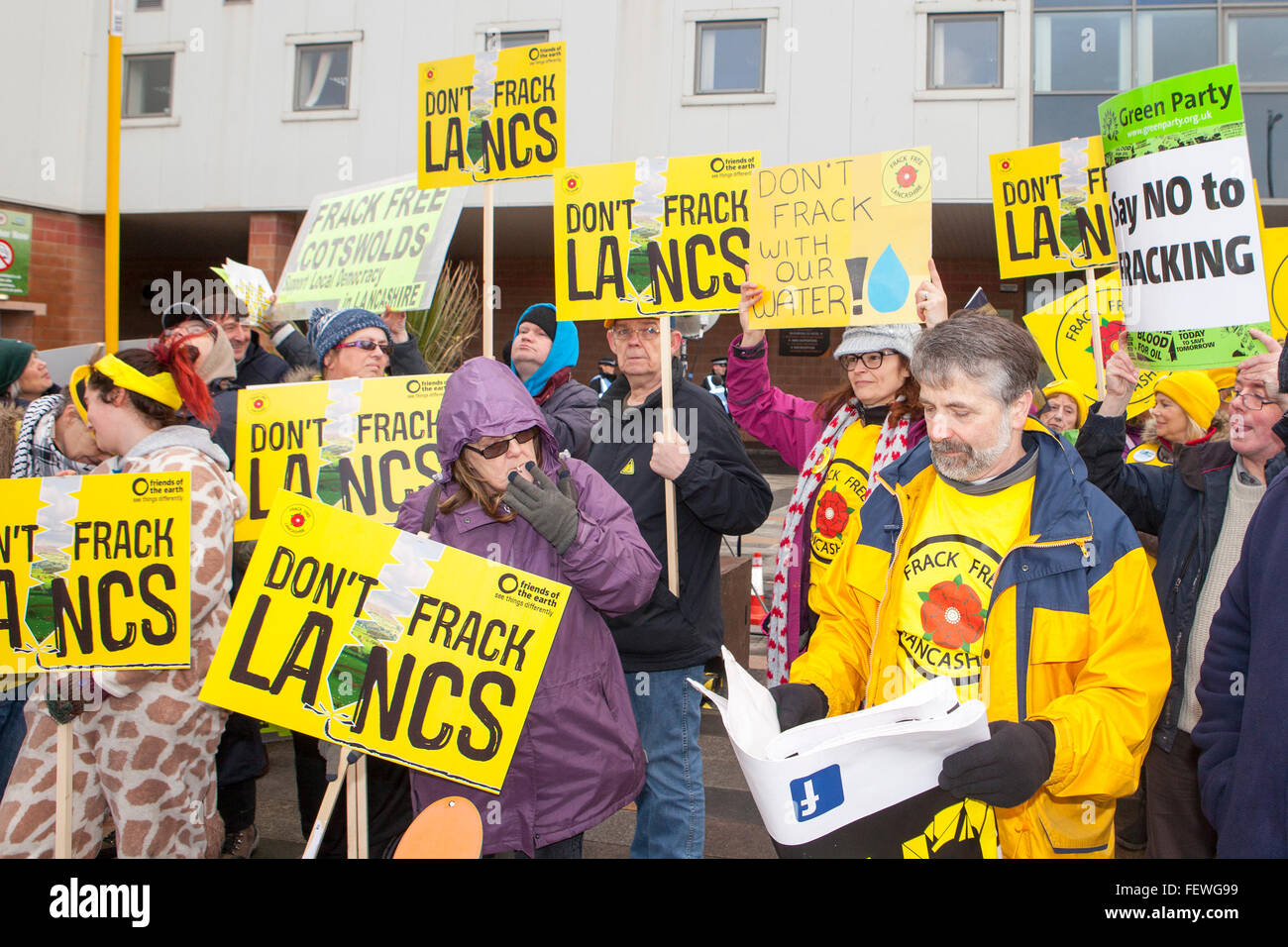 a cuadrilla plumpton frack off anti protest shale gas extraction ...