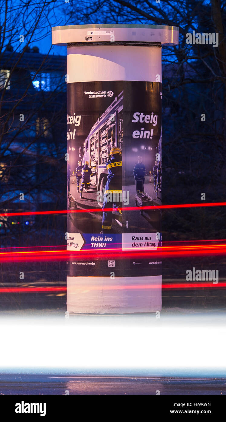 Long exposure shows people hi-res stock photography and images - Alamy