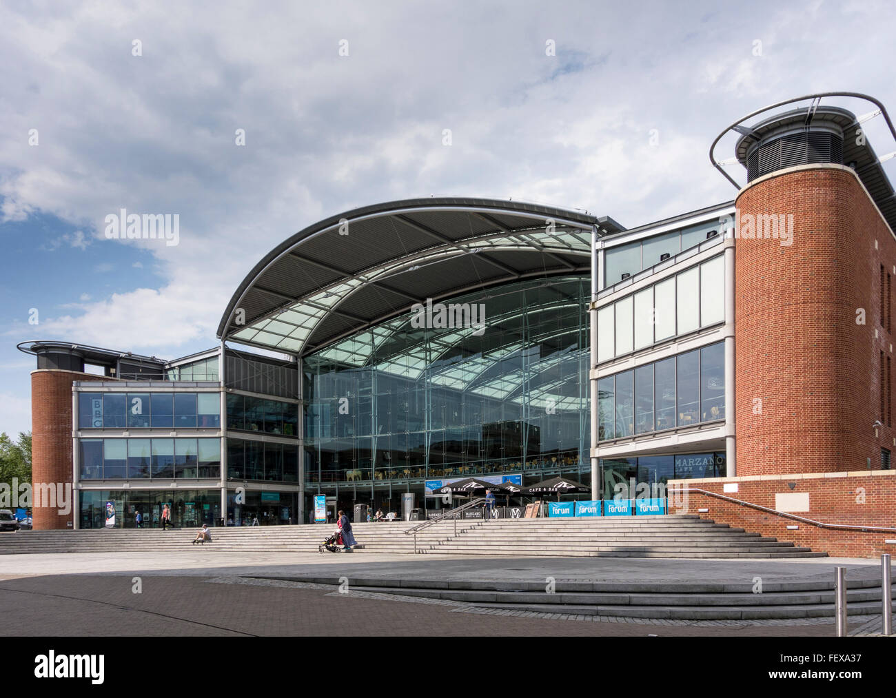 Community building hi-res stock photography and images - Alamy