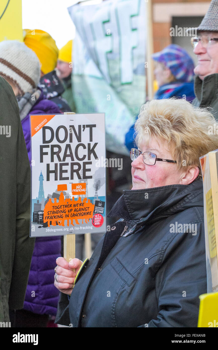 a cuadrilla plumpton frack off anti protest shale gas extraction ...