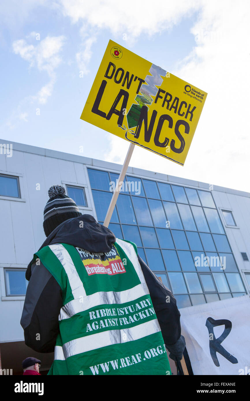 a cuadrilla plumpton frack off anti protest shale gas extraction ...