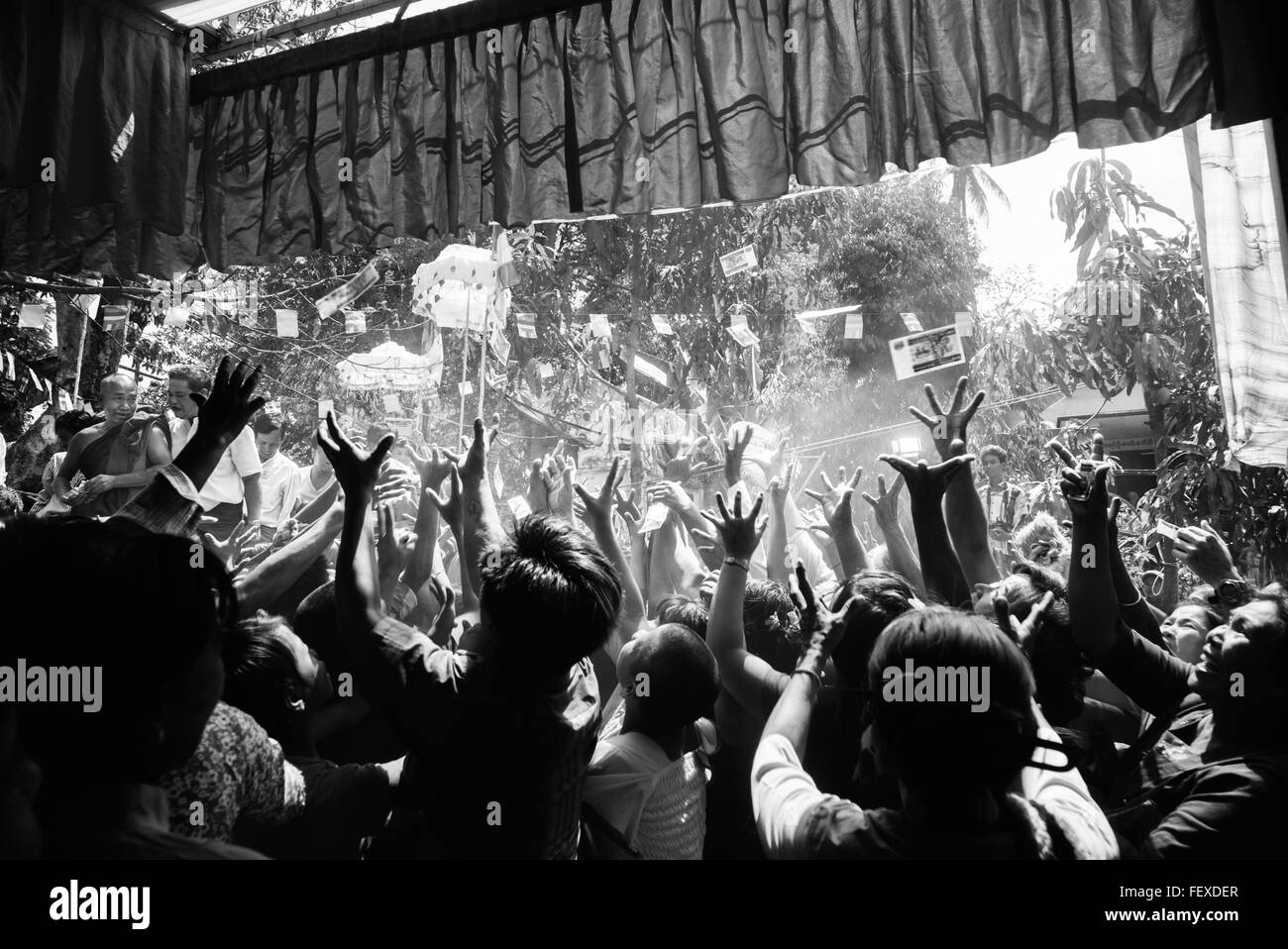 Crowd at festival hi-res stock photography and images - Alamy