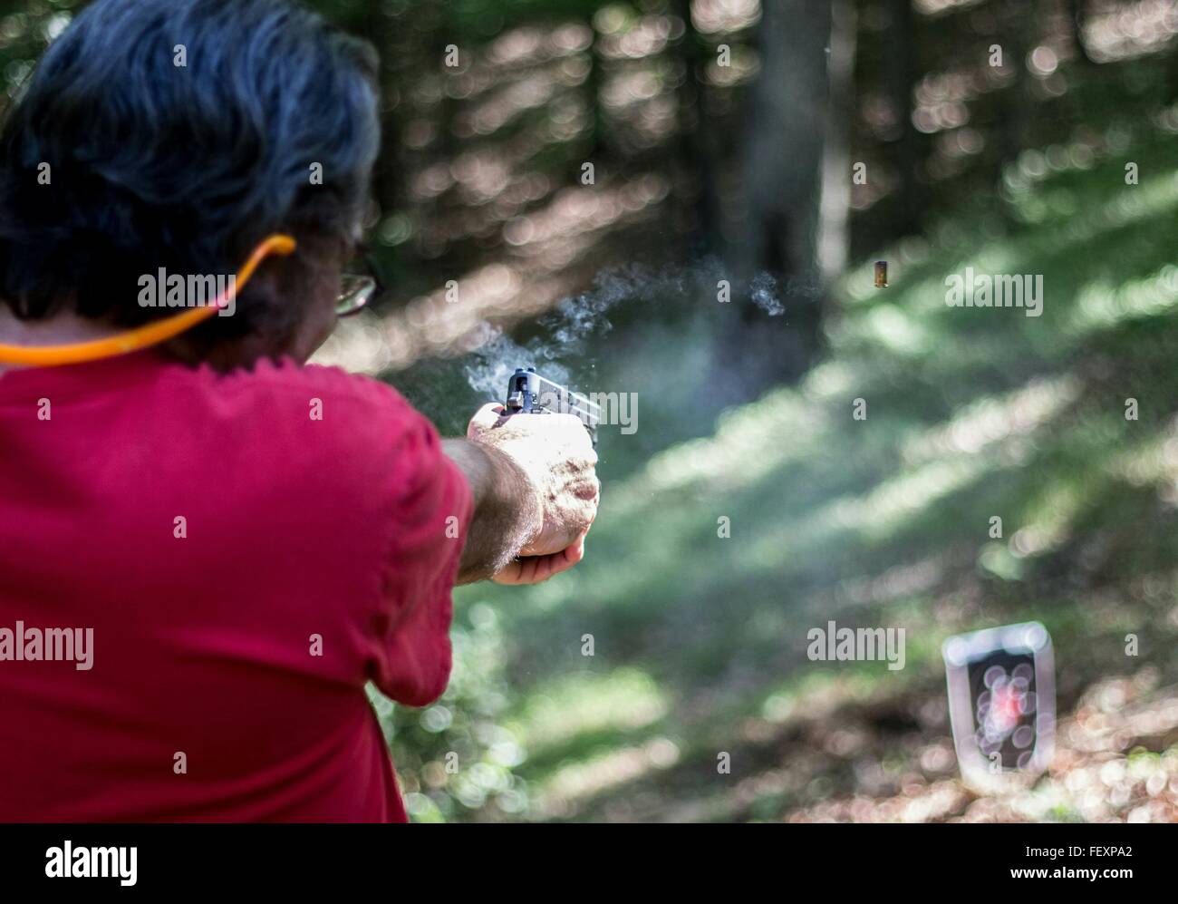 Shooting target person hi-res stock photography and images - Alamy