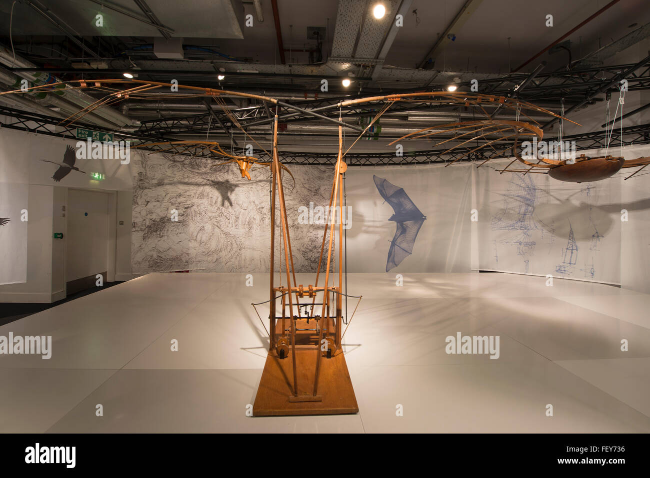 Da vinci flying machine hi-res stock photography and images - Alamy