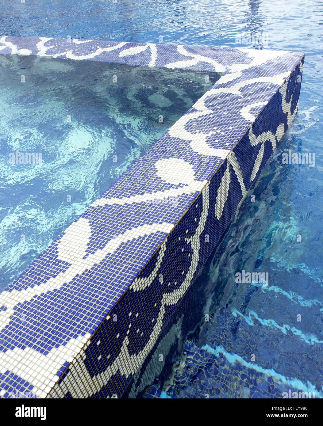 Pool Ledge High Resolution Stock Photography and Images - Alamy
