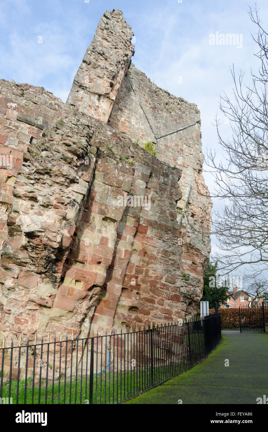 The leaning remains of Bridgnorth Castle Stock Photo - Alamy