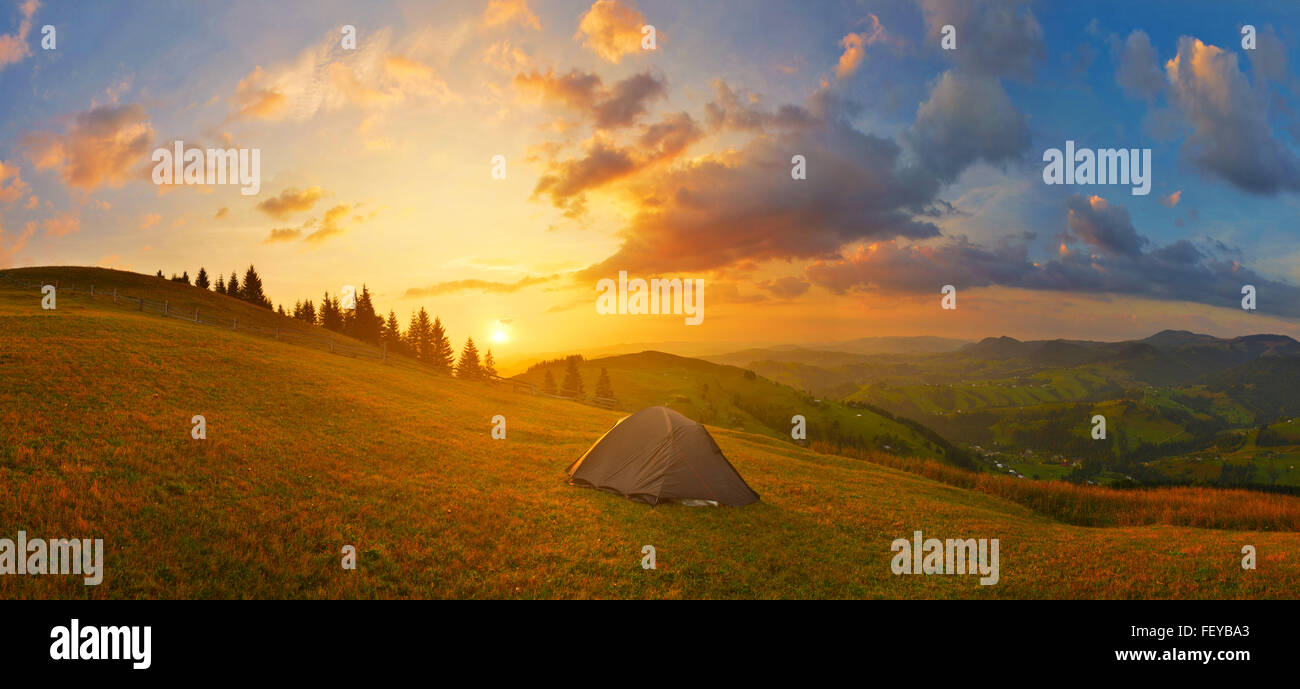 Sun rising in the mountains hi-res stock photography and images - Alamy