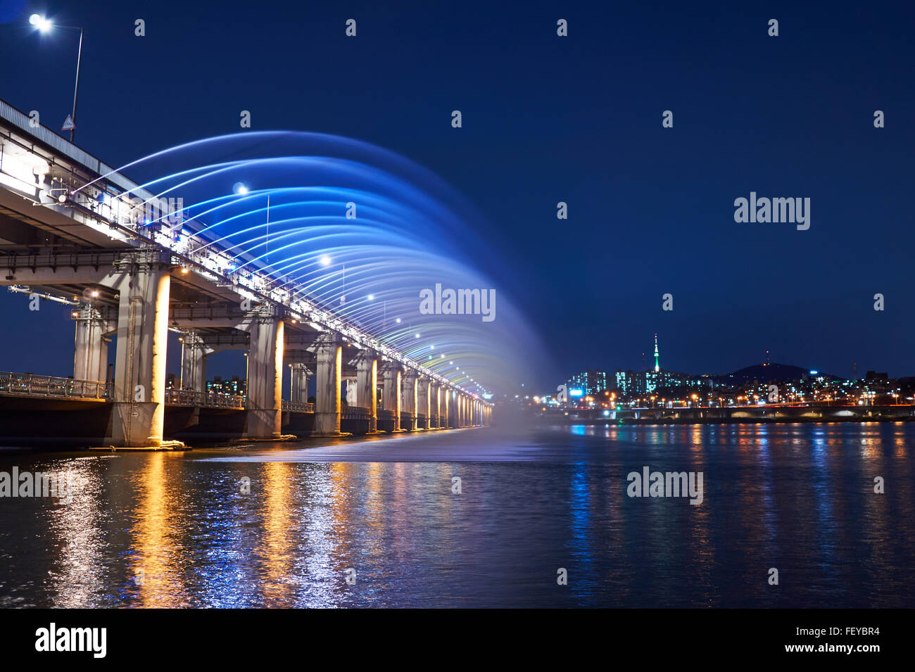 Sea water bridge hi-res stock photography and images - Alamy