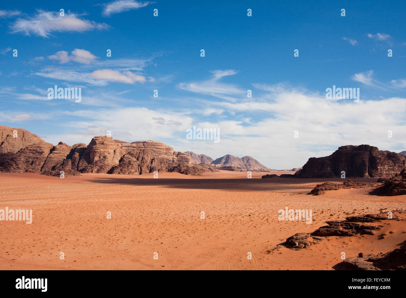 Narrow view hi-res stock photography and images - Alamy