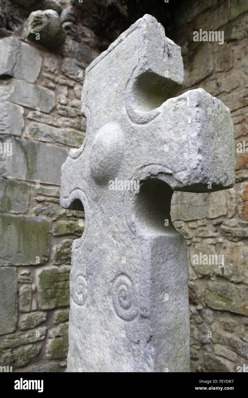 Irish Celtic handmade stone high cross Stock Photo - Alamy