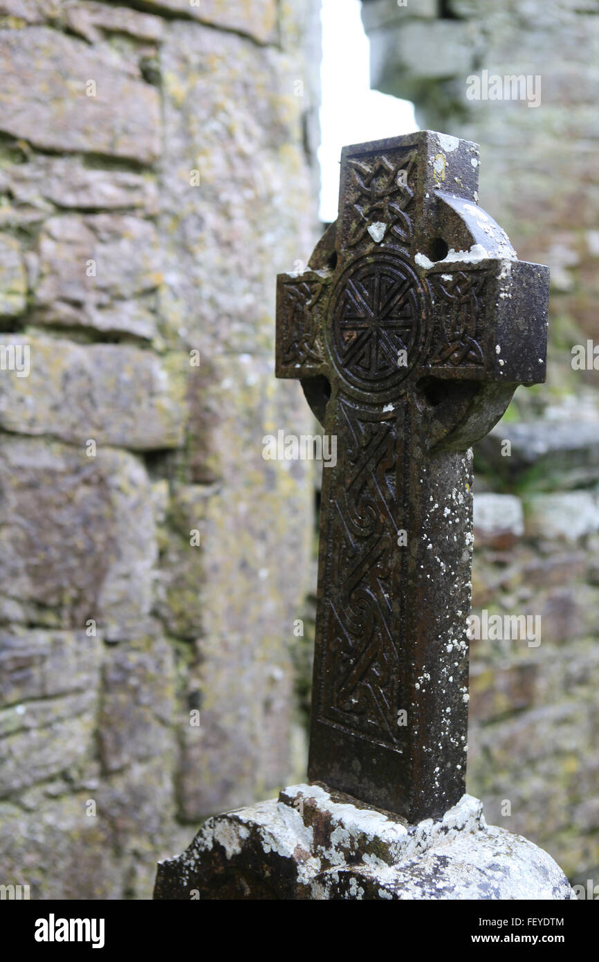 Irish Celtic handmade stone high cross Stock Photo - Alamy