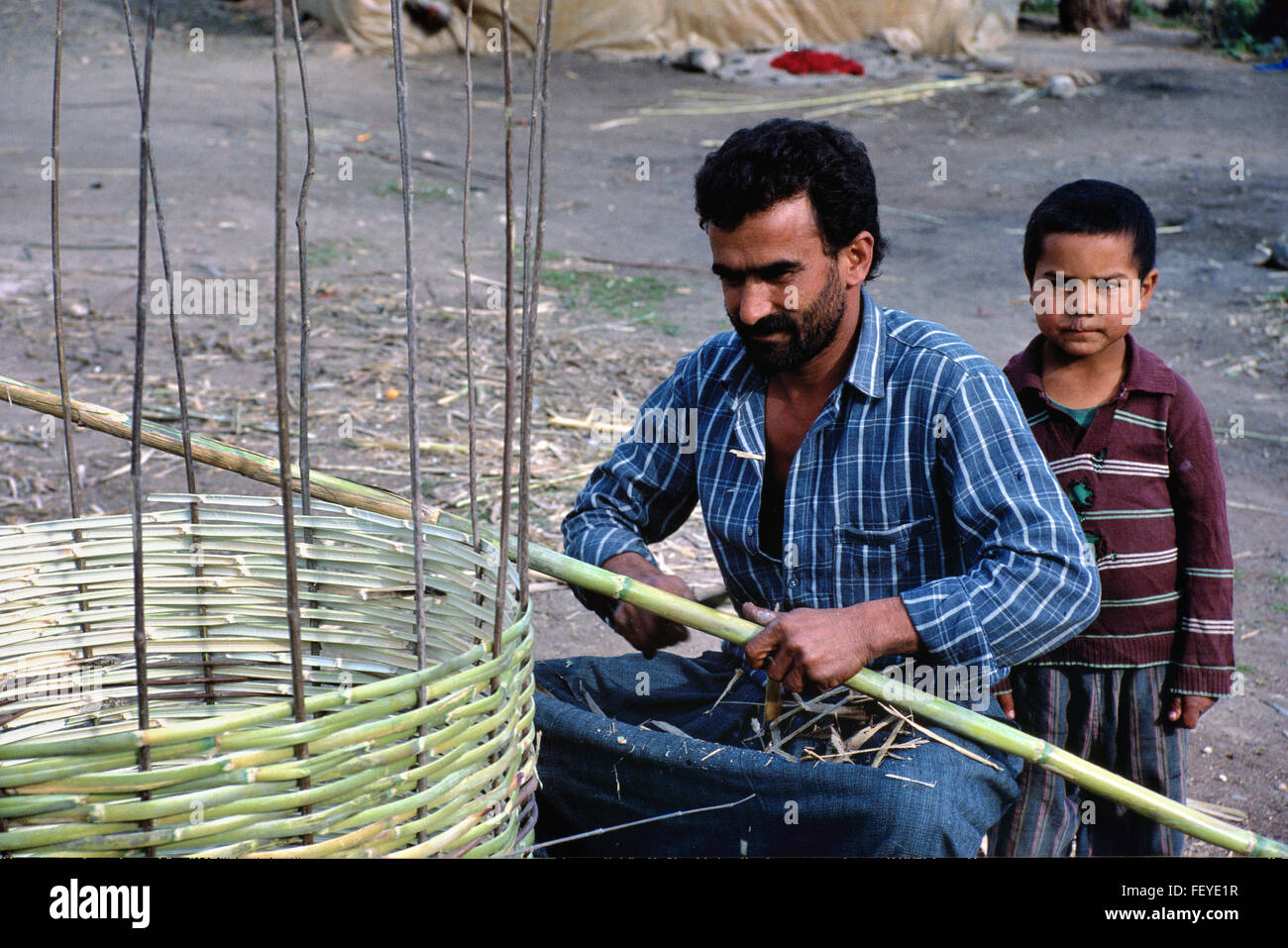Basket maker hi-res stock photography and images - Alamy