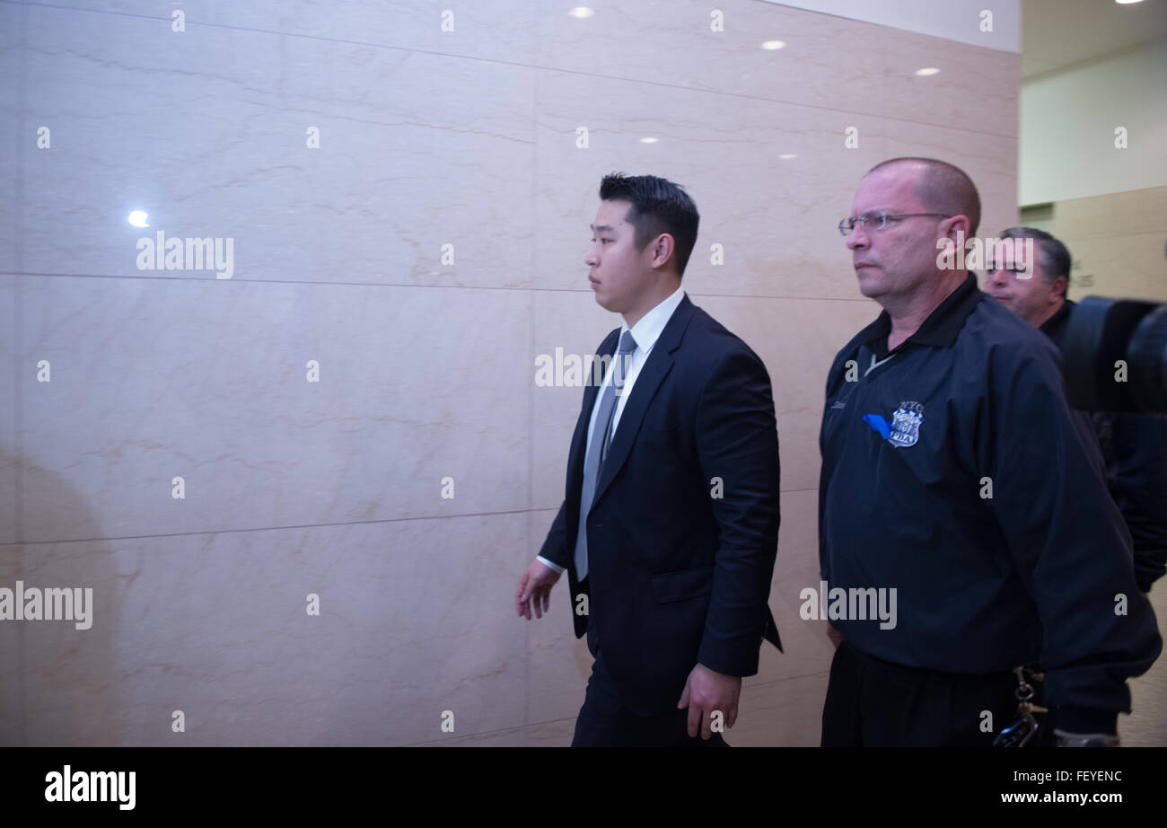 Usa police officer testifying hi-res stock photography and images - Alamy