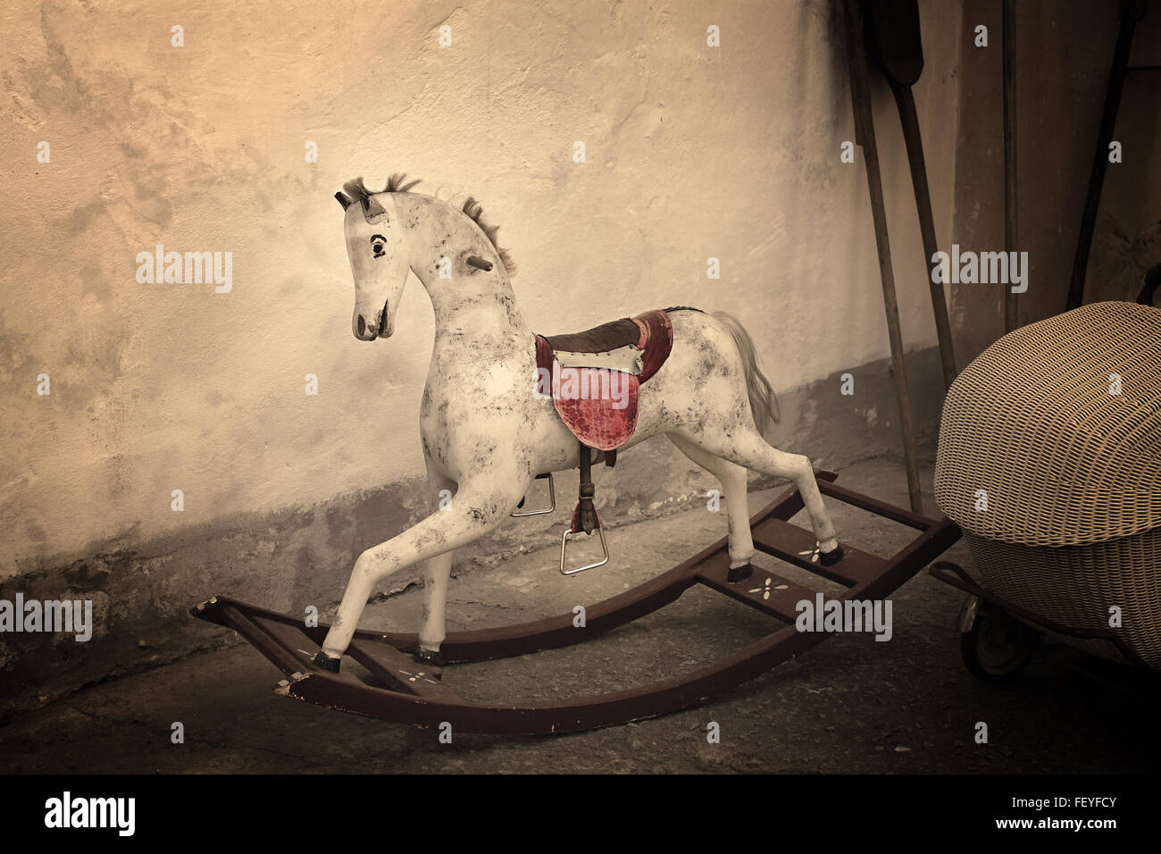 Old fashioned rocking horse hi-res stock photography and images - Alamy
