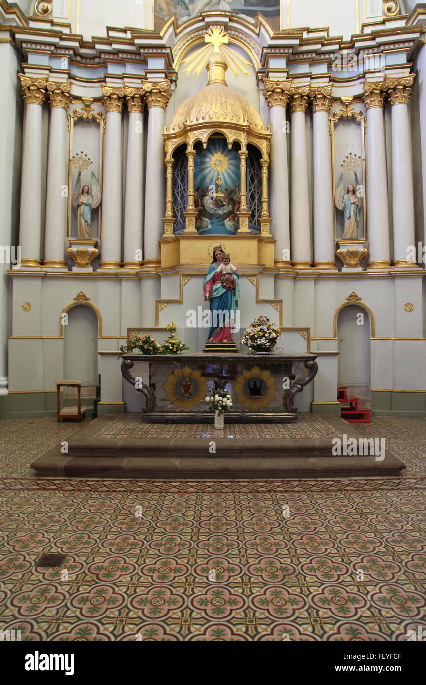 Altar in church hi-res stock photography and images - Alamy