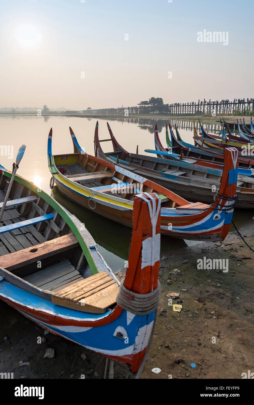 Burma boats myanmar boats hi-res stock photography and images - Alamy