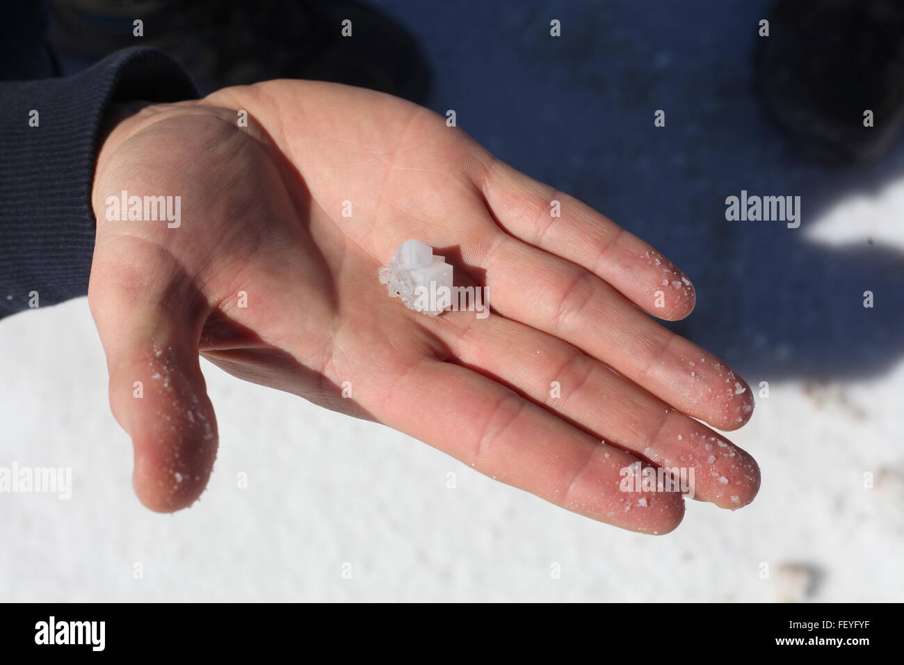 Hand with salt hi-res stock photography and images - Alamy
