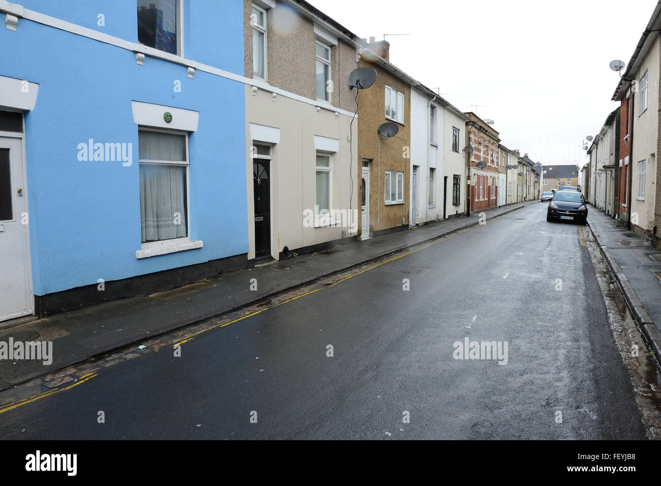 Back streets terraced houses in Old Town Swindon Stock Photo - Alamy