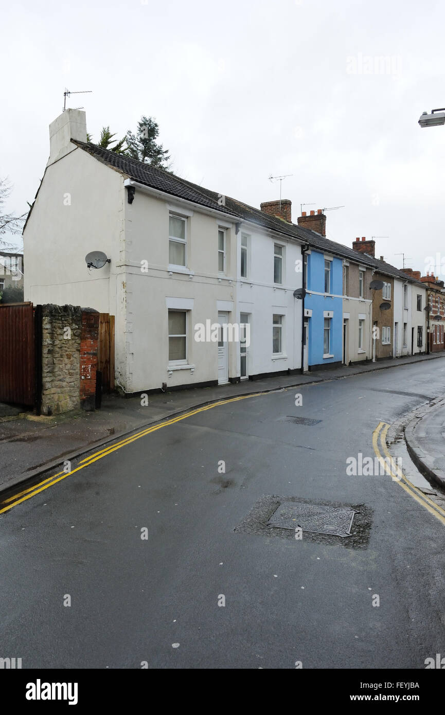 Back streets terraced houses in Old Town Swindon Stock Photo - Alamy