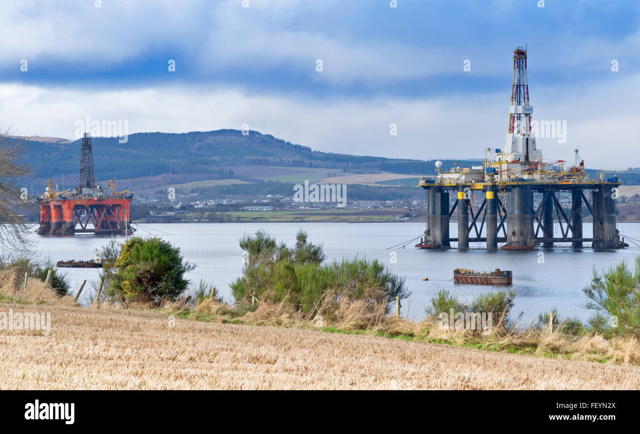 North sea gas and oil rigs hi-res stock photography and images - Alamy