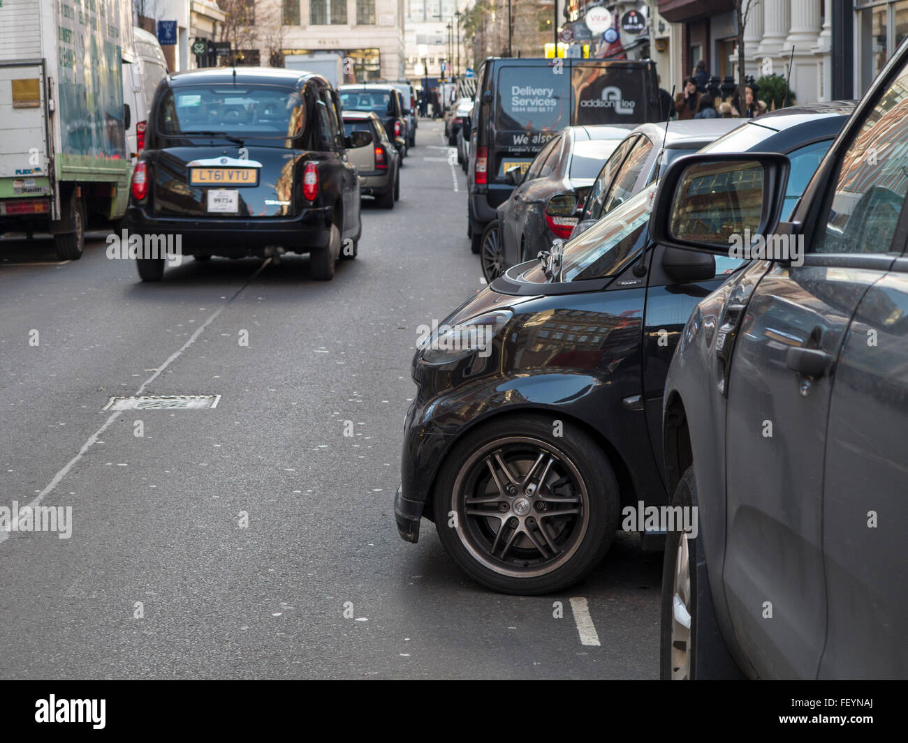 Car sideways hi-res stock photography and images - Alamy