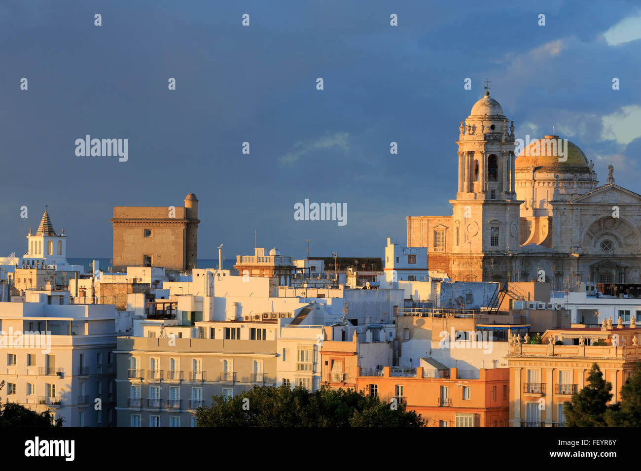 Cadiz old town hi-res stock photography and images - Alamy