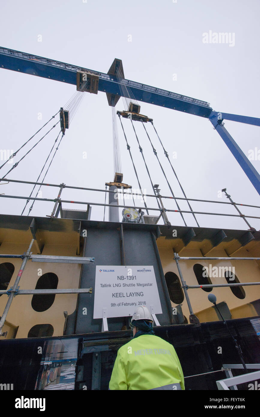 Lng vessel in shipyard hi-res stock photography and images - Alamy