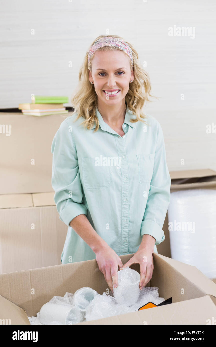 Woman cardboard boxes clothes hi-res stock photography and images - Alamy