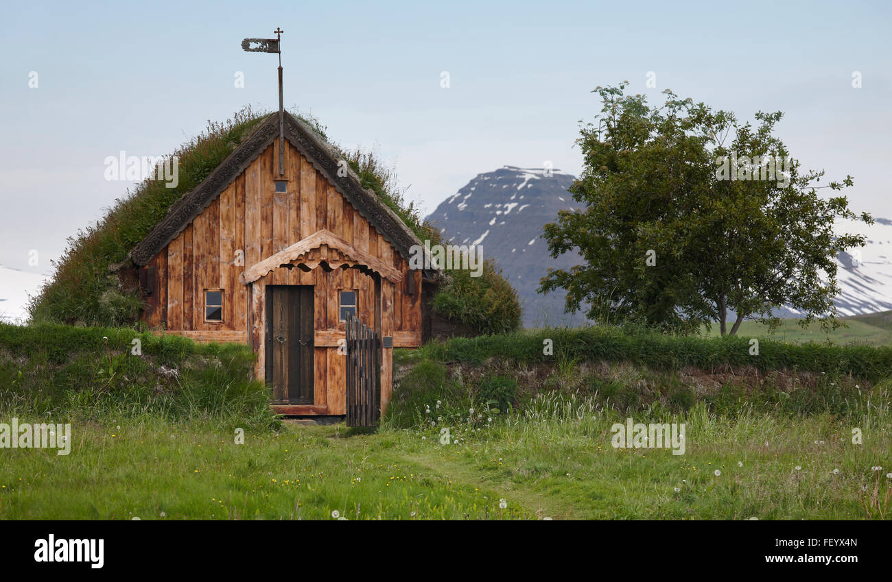 Peat roof hi-res stock photography and images - Alamy