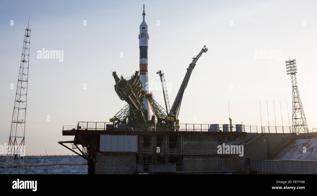 Expedition 46 launch hi-res stock photography and images - Alamy