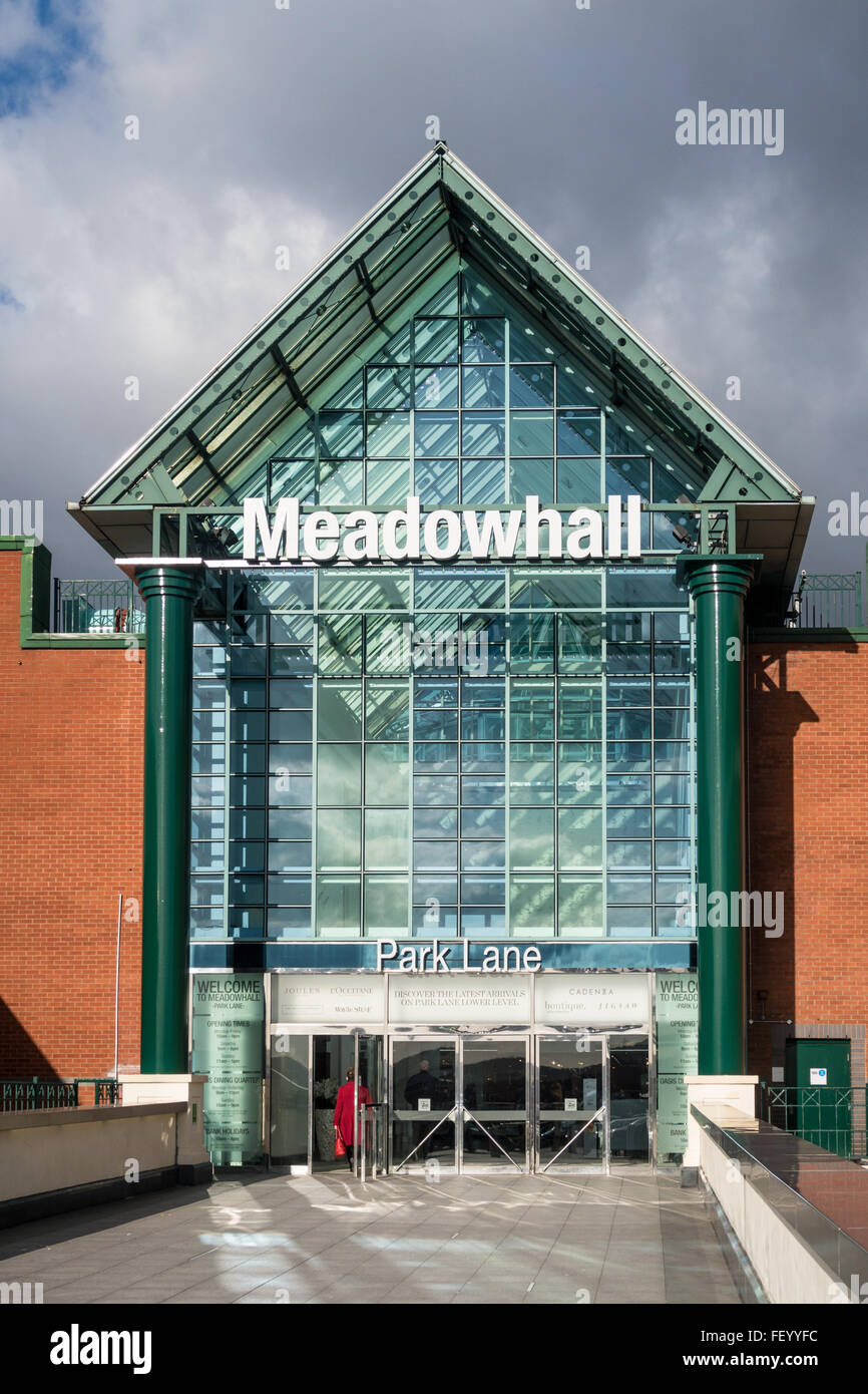 Meadowhall shopping centre entrance hi-res stock photography and images ...