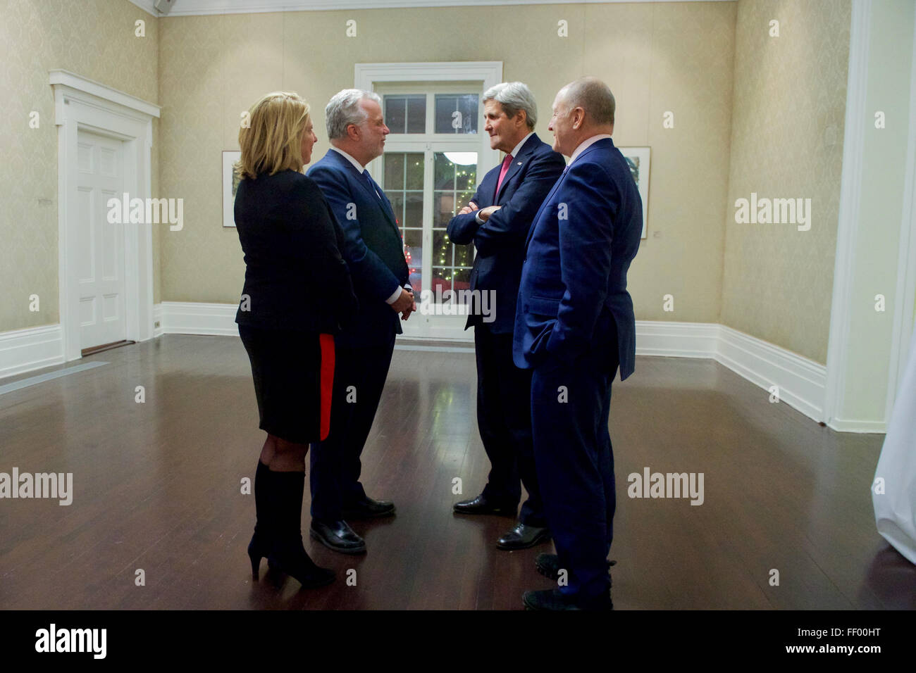 Secretary Kerry Participates in a Business Reception Following North ...