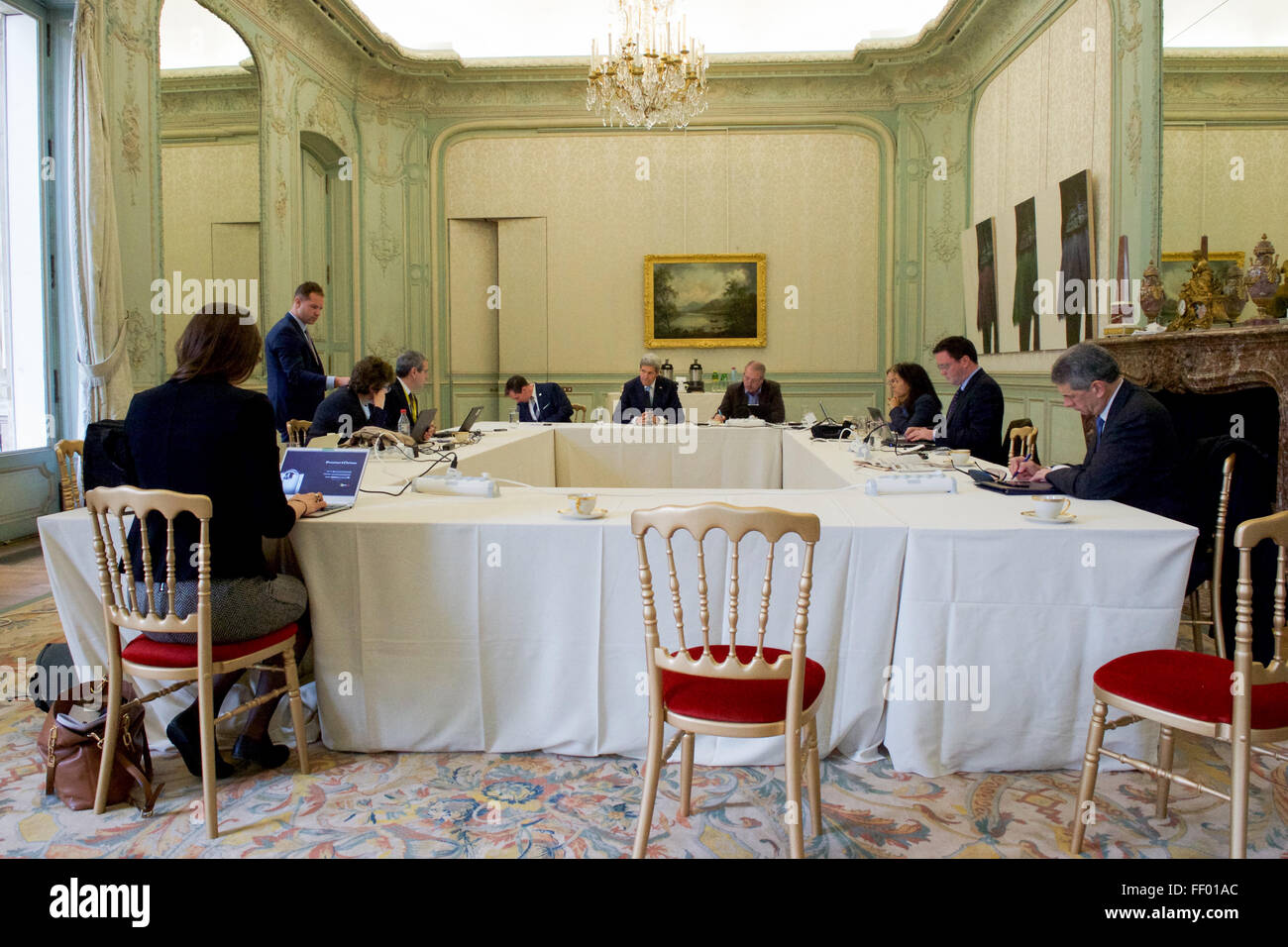 Roundtable press hi-res stock photography and images - Alamy