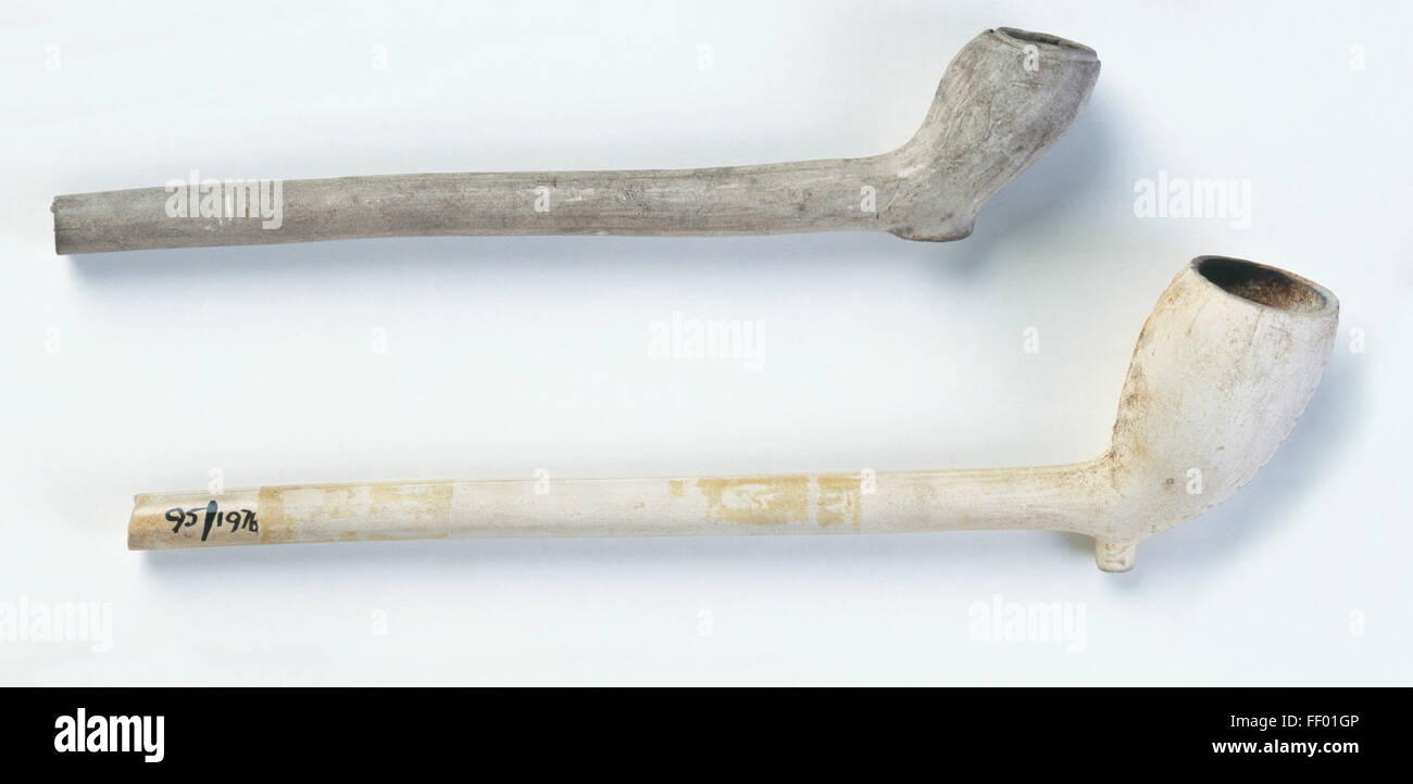 Clay pipes hi-res stock photography and images - Alamy