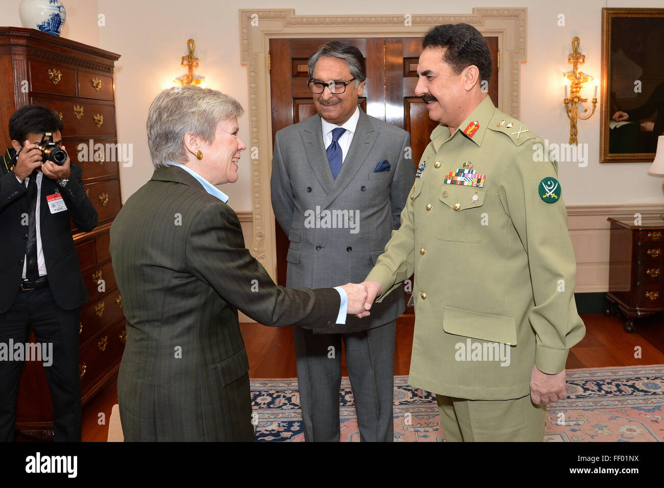 Under Secretary Gottemoeller Greets Pakistani Chief of Army Staff ...