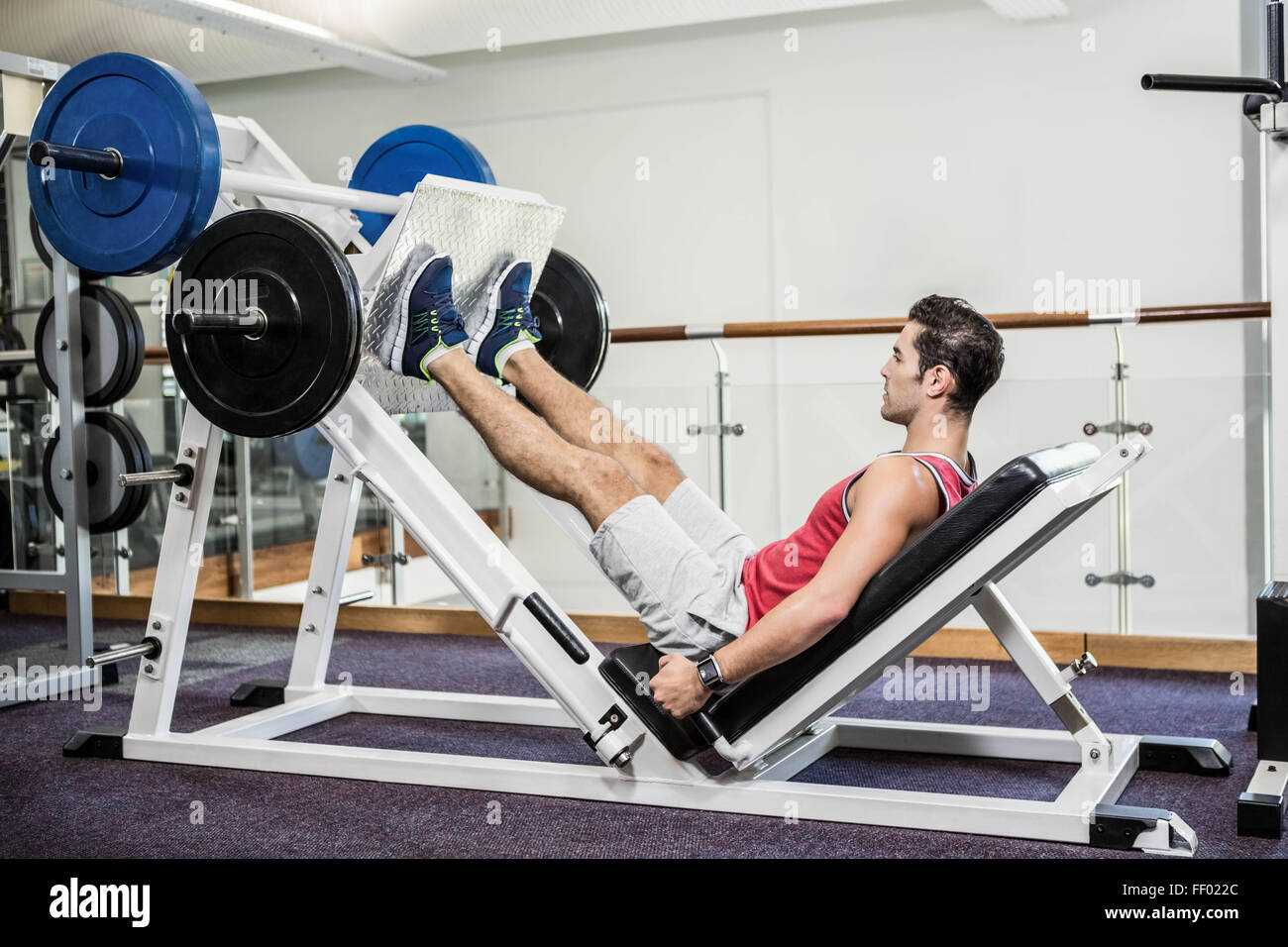 Bodybuilder legs hi-res stock photography and images - Alamy
