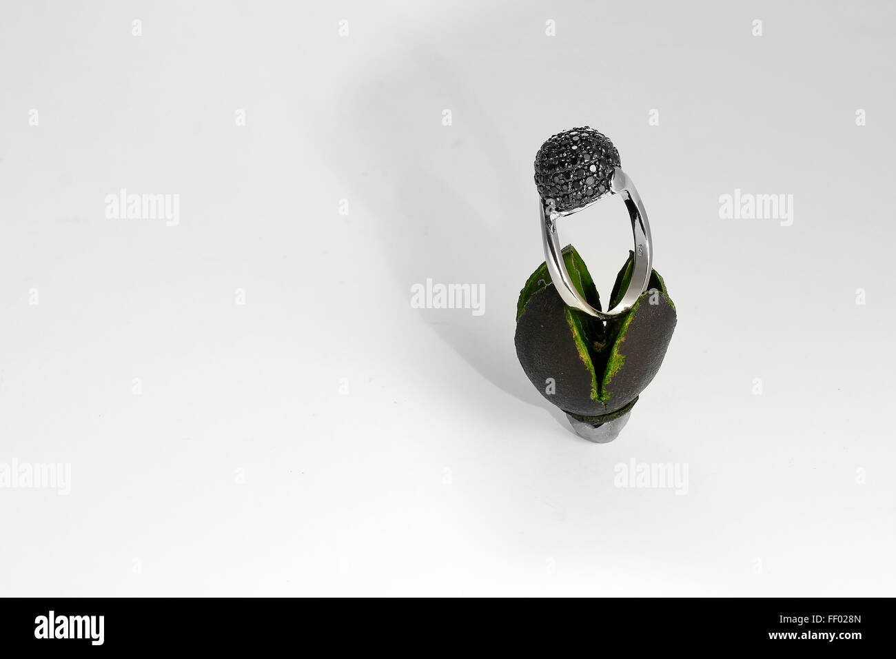 Zirconium hi-res stock photography and images - Alamy